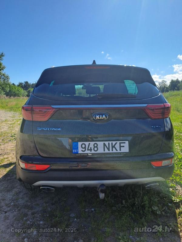 Black Kia Sportage 2018 in Tallinn, with an engine capacity of 2.00 L and mileage of 150 thousand km for 14500 €, photo 5 on AUTOMOTO.COM.LV