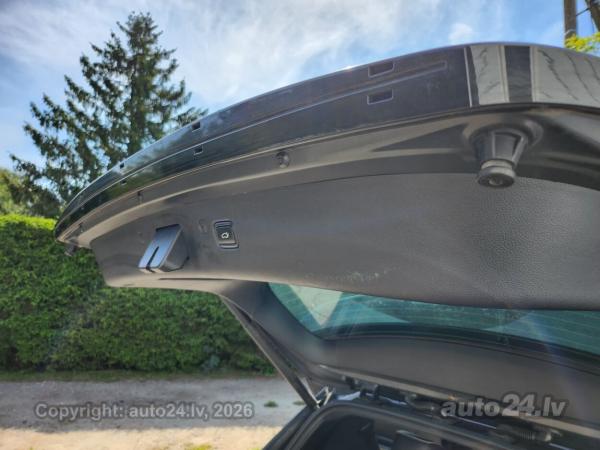 Black Kia Sportage 2018 in Tallinn, with an engine capacity of 2.00 L and mileage of 150 thousand km for 14500 €, photo 7 on AUTOMOTO.COM.LV