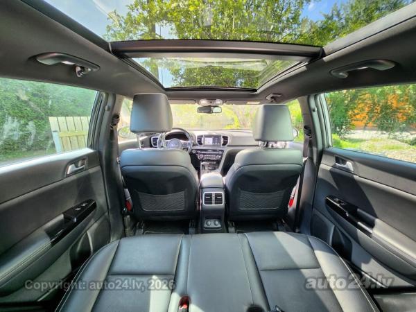 Black Kia Sportage 2018 in Tallinn, with an engine capacity of 2.00 L and mileage of 150 thousand km for 14500 €, photo 9 on AUTOMOTO.COM.LV
