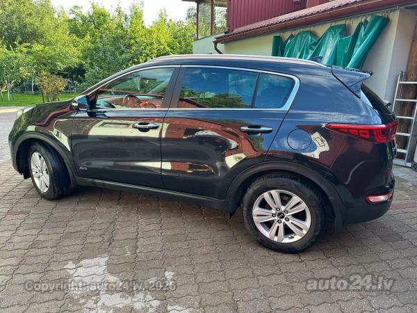 Black Kia Sportage 2018 in Tallinn, with an engine capacity of 2.00 L and mileage of 65 thousand km for 15000 €, photo 2 on AUTOMOTO.COM.LV