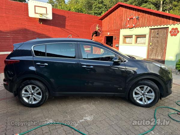 Black Kia Sportage 2018 in Tallinn, with an engine capacity of 2.00 L and mileage of 65 thousand km for 15000 €, photo 3 on AUTOMOTO.COM.LV