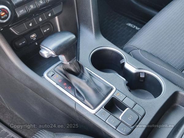 Black Kia Sportage 2020 in Tartu, with an engine capacity of 1.60 L and mileage of 110 thousand km for 18990 €, photo 11 on AUTOMOTO.COM.LV