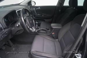 Black Kia Sportage 2020 in Tallinn, with an engine capacity of 1.60 L and mileage of 70 thousand km for 15990 €, photo 8 on AUTOMOTO.COM.LV
