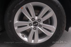 Black Kia Sportage 2020 in Tallinn, with an engine capacity of 1.60 L and mileage of 70 thousand km for 15990 €, photo 15 on AUTOMOTO.COM.LV