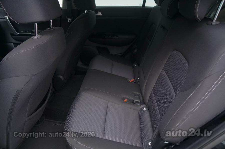 Black Kia Sportage 2020 in Tallinn, with an engine capacity of 1.60 L and mileage of 70 thousand km for 15990 €, photo 16 on AUTOMOTO.COM.LV