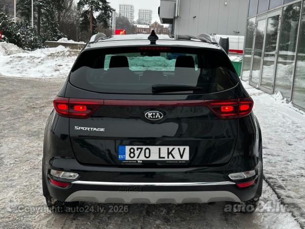 Melns Kia Sportage 2021 Tallina, ar dzinēja tilpumu 1.60 L un nobraukumu 50 tūkst. km par 19900 €, foto 4 vietnē AUTOMOTO.COM.LV