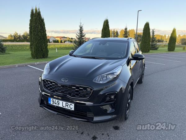 Black Kia Sportage 2021 in Tartu, with an engine capacity of 1.60 L and mileage of 54 thousand km for 17500 €, photo 3 on AUTOMOTO.COM.LV