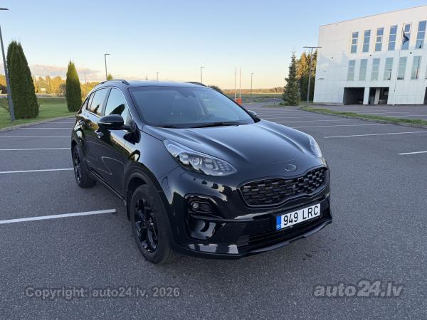 Black Kia Sportage 2021 in Tartu, with an engine capacity of 1.60 L and mileage of 54 thousand km for 17500 €, photo 7 on AUTOMOTO.COM.LV