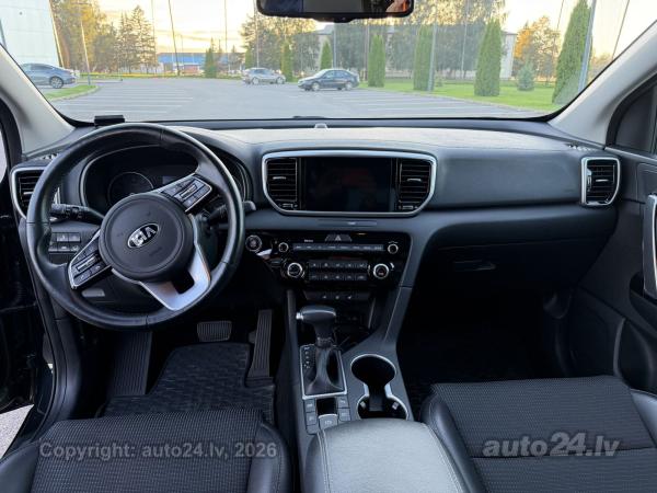 Black Kia Sportage 2021 in Tartu, with an engine capacity of 1.60 L and mileage of 54 thousand km for 17500 €, photo 9 on AUTOMOTO.COM.LV