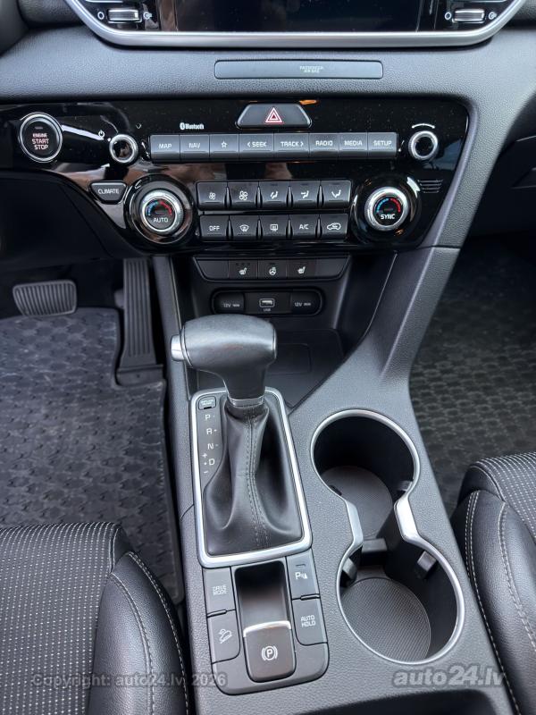 Black Kia Sportage 2021 in Tartu, with an engine capacity of 1.60 L and mileage of 54 thousand km for 17500 €, photo 11 on AUTOMOTO.COM.LV