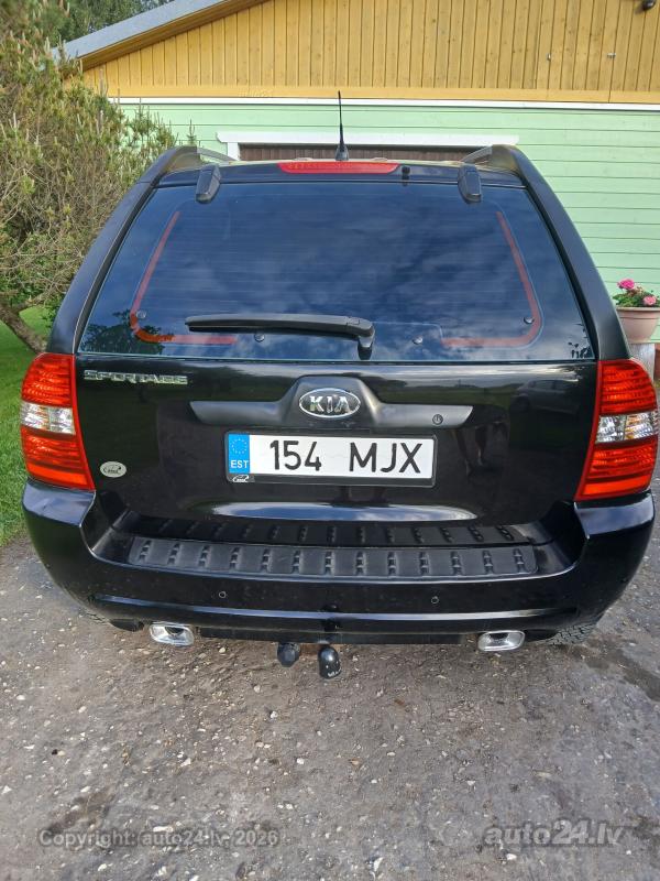 Black Kia Sportage 2006 in Tallinn, with an engine capacity of 2.00 L and mileage of 176 thousand km for 2500 €, photo 2 on AUTOMOTO.COM.LV