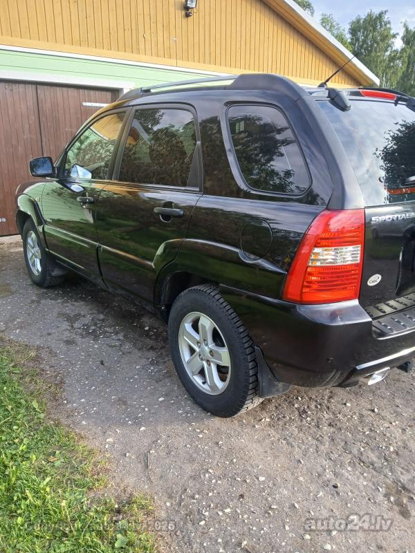 Black Kia Sportage 2006 in Tallinn, with an engine capacity of 2.00 L and mileage of 176 thousand km for 2500 €, photo 3 on AUTOMOTO.COM.LV