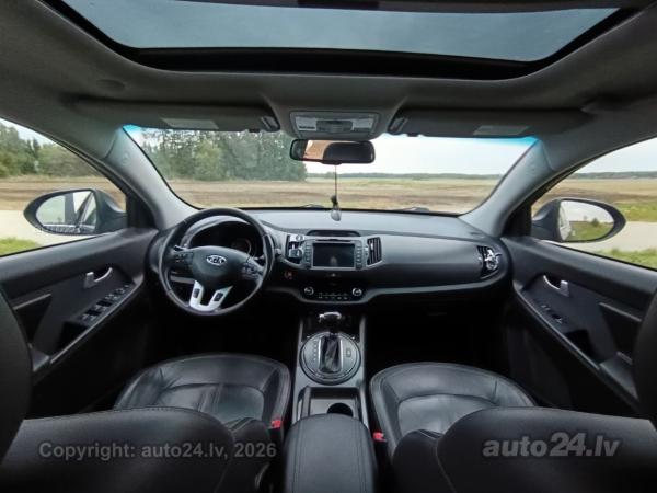 Kia Sportage 2012 in Jogeva on AUTOMOTO.COM.LV Black Kia Sportage 2012 in Jogeva, with an engine capacity of 2.00 L and mileage of 233 thousand km for 8000 €, photo 9 on AUTOMOTO.COM.LV