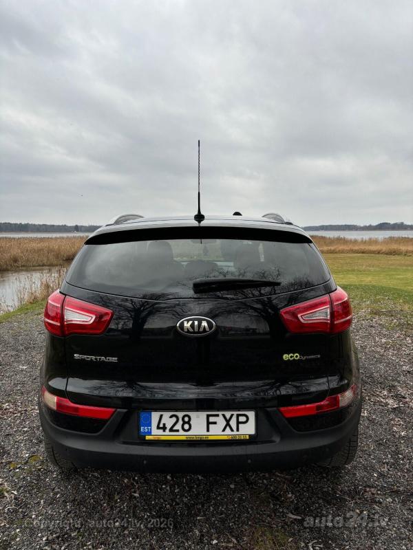 Black Kia Sportage 2013 in Tallinn, with an engine capacity of 1.60 L and mileage of 229 thousand km for 8500 €, photo 5 on AUTOMOTO.COM.LV