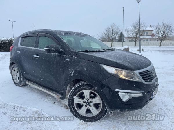 Black Kia Sportage 2013 in Tallinn, with an engine capacity of 2.00 L and mileage of 166 thousand km for 9500 €, photo 1 on AUTOMOTO.COM.LV