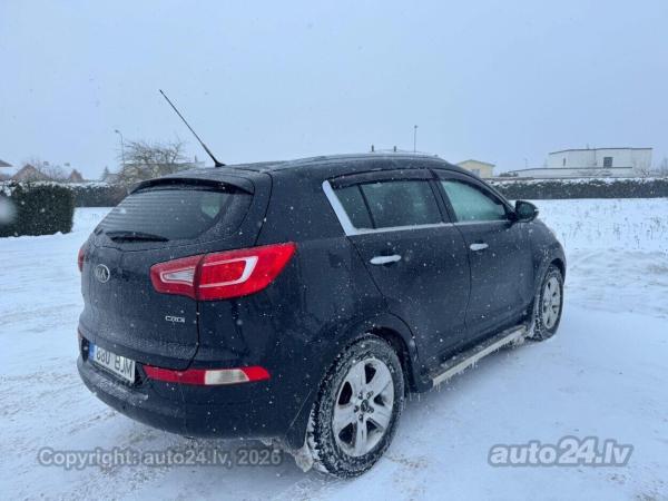 Black Kia Sportage 2013 in Tallinn, with an engine capacity of 2.00 L and mileage of 166 thousand km for 9500 €, photo 5 on AUTOMOTO.COM.LV