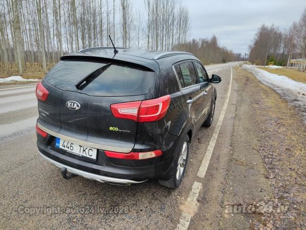 Black Kia Sportage 2013 in Tallinn, with an engine capacity of 1.70 L and mileage of 327 thousand km for 5000 €, photo 3 on AUTOMOTO.COM.LV