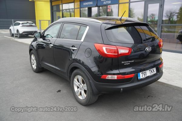 Melns Kia Sportage 2013 Tallina, ar dzinēja tilpumu 2.00 L un nobraukumu 294 tūkst. km par 4790 €, foto 6 vietnē AUTOMOTO.COM.LV
