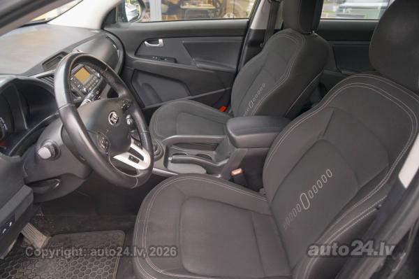 Melns Kia Sportage 2013 Tallina, ar dzinēja tilpumu 2.00 L un nobraukumu 294 tūkst. km par 4790 €, foto 7 vietnē AUTOMOTO.COM.LV