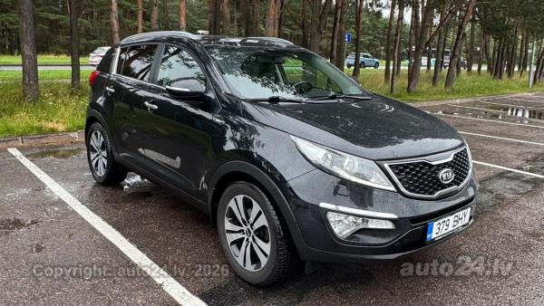 Black Kia Sportage 2013 in Tallinn, with an engine capacity of 2.00 L and mileage of 172 thousand km for 8999 €, photo 7 on AUTOMOTO.COM.LV