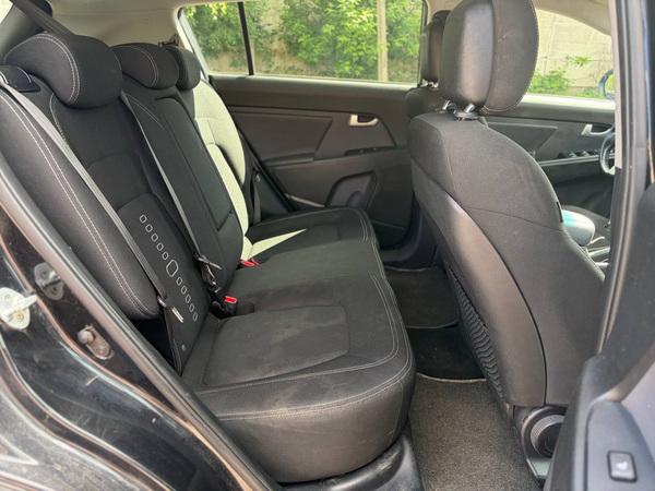 Melns Kia Sportage 2013 Narva, ar dzinēja tilpumu 1.60 L un nobraukumu 154 tūkst. km par 4999 €, foto 9 vietnē AUTOMOTO.COM.LV