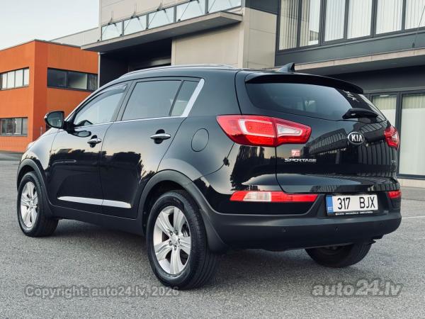 Черный Киа Sportage 2013 в Таллин, объемом двигателя 1.70 л и пробегом 132 тыс. км за 6290 €, фото 4 на AUTOMOTO.COM.LV