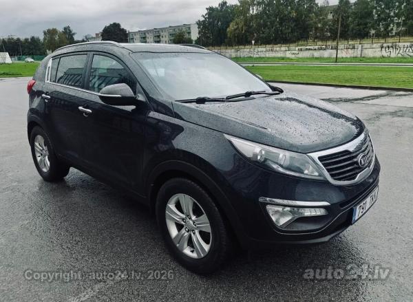 Black Kia Sportage 2013 in Tallinn, with an engine capacity of 2.00 L and mileage of 285 thousand km for 4790 €, photo 1 on AUTOMOTO.COM.LV