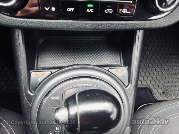Black Kia Sportage 2013 in Tallinn, with an engine capacity of 2.00 L and mileage of 285 thousand km for 4790 €, photo 11 on AUTOMOTO.COM.LV