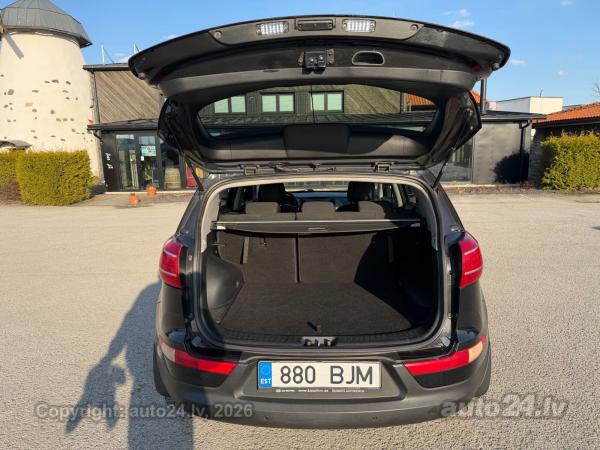Black Kia Sportage 2013 in Tallinn, with an engine capacity of 2.00 L and mileage of 174 thousand km for 8499 €, photo 8 on AUTOMOTO.COM.LV