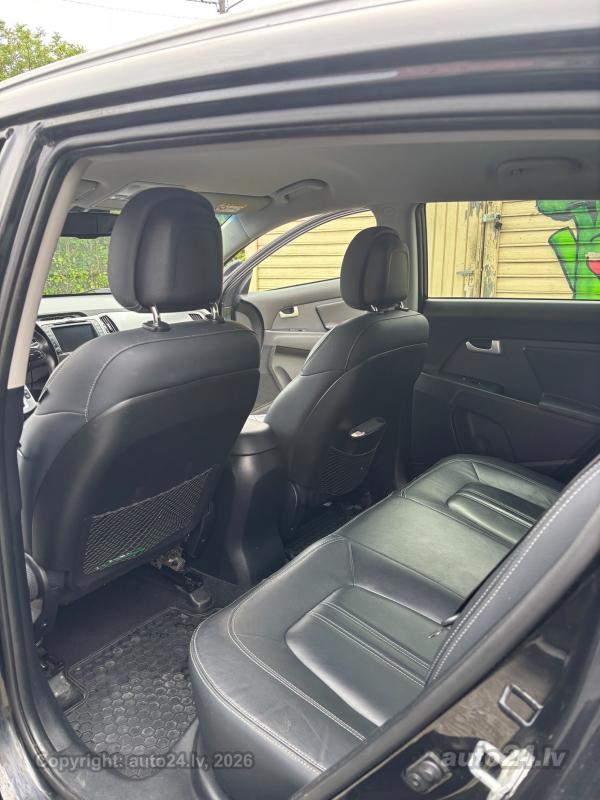 Melns Kia Sportage 2015 Tallina, ar dzinēja tilpumu 1.60 L un nobraukumu 161 tūkst. km par 9900 €, foto 9 vietnē AUTOMOTO.COM.LV