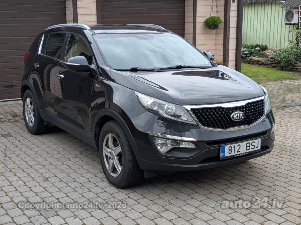 Black Kia Sportage 2015 in Valga, with an engine capacity of 2.00 L and mileage of 230 thousand km for 9490 €, photo 1 on AUTOMOTO.COM.LV