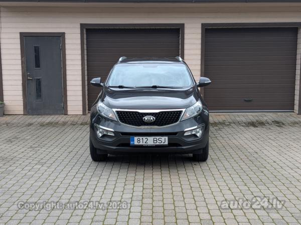 Black Kia Sportage 2015 in Valga, with an engine capacity of 2.00 L and mileage of 230 thousand km for 9490 €, photo 2 on AUTOMOTO.COM.LV