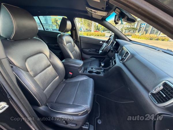 Melns Kia Sportage 2016 Tallina, ar dzinēja tilpumu 2.00 L un nobraukumu 135 tūkst. km par 13990 €, foto 10 vietnē AUTOMOTO.COM.LV