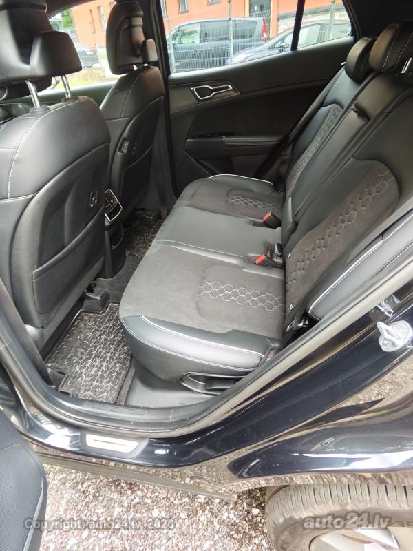 Black Kia Sportage 2022 in Tallinn, with an engine capacity of 1.60 L and mileage of 33 thousand km for 27000 €, photo 9 on AUTOMOTO.COM.LV