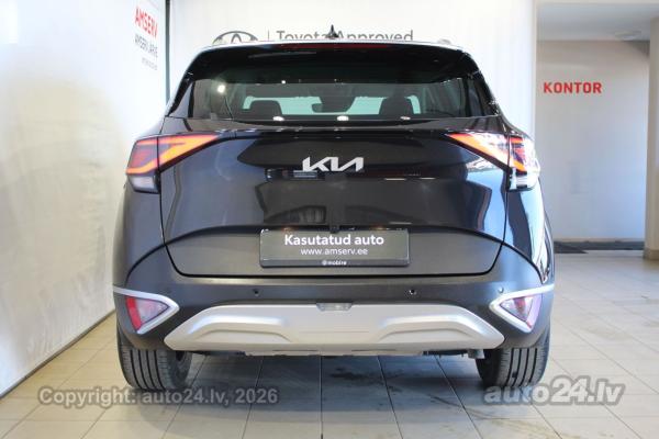 Black Kia Sportage 2022 in Tallinn, with an engine capacity of 1.60 L and mileage of 48 thousand km for 24990 €, photo 4 on AUTOMOTO.COM.LV