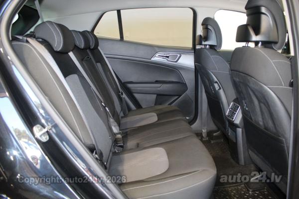 Black Kia Sportage 2022 in Tallinn, with an engine capacity of 1.60 L and mileage of 48 thousand km for 24990 €, photo 7 on AUTOMOTO.COM.LV