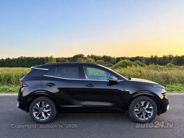 Black Kia Sportage 2022 in Tallinn, with an engine capacity of 1.60 L and mileage of 79 thousand km for 25400 €, photo 10 on AUTOMOTO.COM.LV