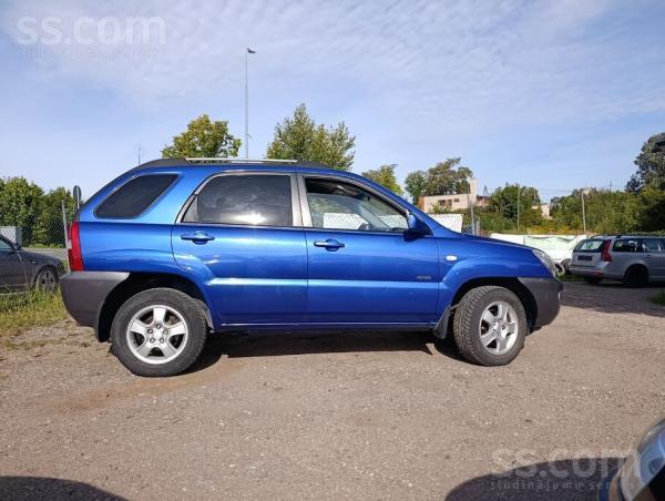 Zils Kia Sportage 2008 Rēzekne, ar dzinēja tilpumu 2.00 L un nobraukumu 252 tūkst. km par 3950 €, foto 5 vietnē AUTOMOTO.COM.LV