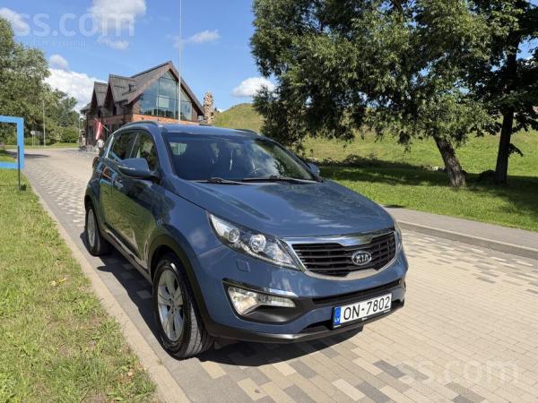 Blue Kia Sportage 2011 in Rezekne, with an engine capacity of 1.70 L and mileage of 0 thousand km for 6850 €, photo 3 on AUTOMOTO.COM.LV
