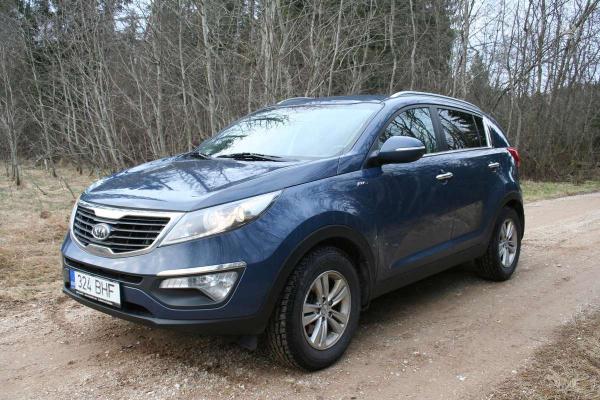 Синий Киа Sportage 2012 в Таллин, объемом двигателя 2.00 л и пробегом 328 тыс. км за 5250 €, фото 4 на AUTOMOTO.COM.LV