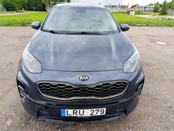 Blue Kia Sportage 2017 in Marijampole, with an engine capacity of 2.36 L and mileage of 250 thousand km for 9999 €, photo 2 on AUTOMOTO.COM.LV