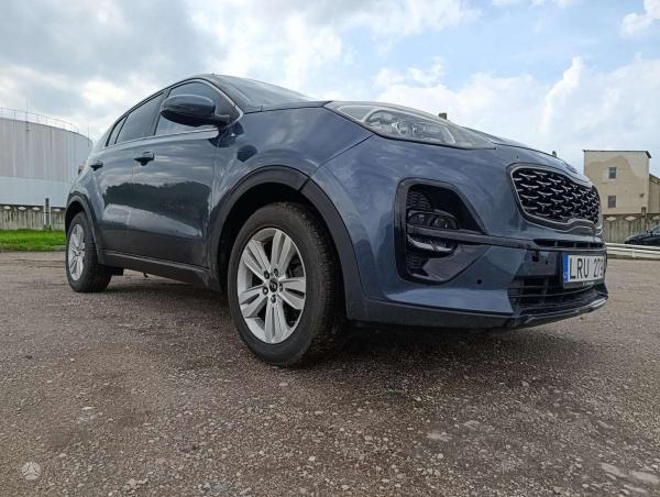 Blue Kia Sportage 2017 in Marijampole, with an engine capacity of 2.36 L and mileage of 250 thousand km for 9999 €, photo 9 on AUTOMOTO.COM.LV