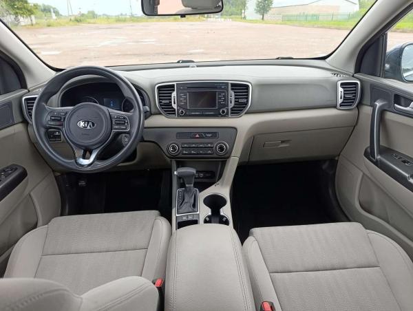 Blue Kia Sportage 2017 in Marijampole, with an engine capacity of 2.36 L and mileage of 250 thousand km for 9999 €, photo 10 on AUTOMOTO.COM.LV