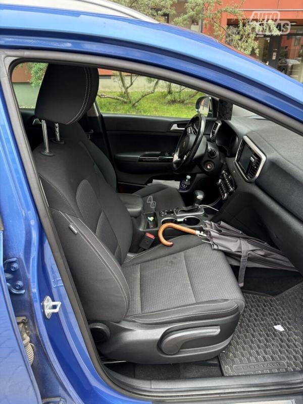 Blue Kia Sportage 2018 in Vilnius, with an engine capacity of 1.60 L and mileage of 133 thousand km for 16500 €, photo 2 on AUTOMOTO.COM.LV