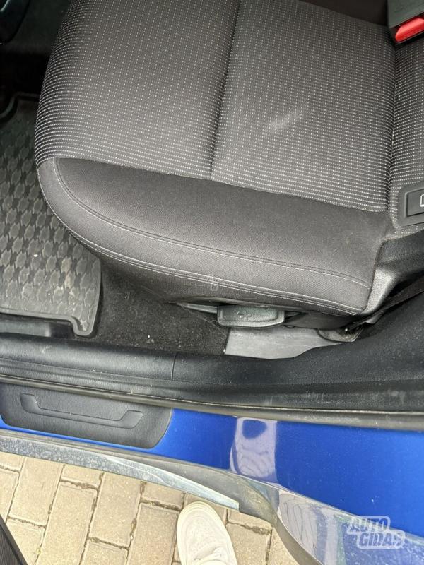Blue Kia Sportage 2018 in Vilnius, with an engine capacity of 1.60 L and mileage of 133 thousand km for 16500 €, photo 4 on AUTOMOTO.COM.LV