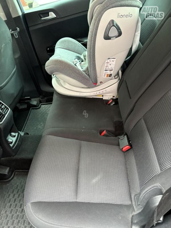 Blue Kia Sportage 2018 in Vilnius, with an engine capacity of 1.60 L and mileage of 133 thousand km for 16500 €, photo 5 on AUTOMOTO.COM.LV