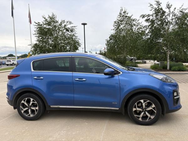 Blue Kia Sportage 2018 in Vilnius, with an engine capacity of 1.60 L and mileage of 133 thousand km for 16500 €, photo 9 on AUTOMOTO.COM.LV