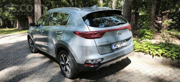 Blue Kia Sportage 2018 in Riga, with an engine capacity of 1.60 L and mileage of 117 thousand km for 13500 €, photo 3 on AUTOMOTO.COM.LV