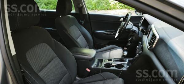 Blue Kia Sportage 2018 in Riga, with an engine capacity of 1.60 L and mileage of 117 thousand km for 13500 €, photo 6 on AUTOMOTO.COM.LV