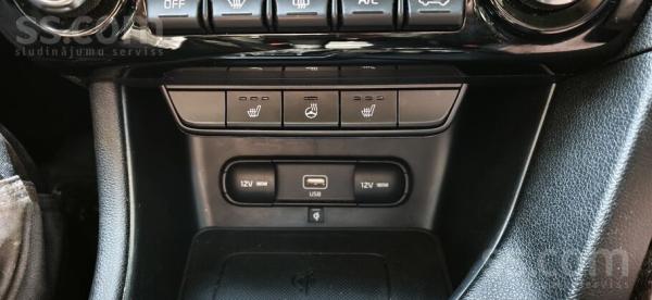 Blue Kia Sportage 2018 in Riga, with an engine capacity of 1.60 L and mileage of 117 thousand km for 13500 €, photo 8 on AUTOMOTO.COM.LV